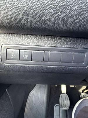 Black Peugeot 308 2016 in Taurage, with an engine capacity of 1.20 L and mileage of 161 thousand km for 4300 €, photo 26 on AUTOMOTO.COM.LV