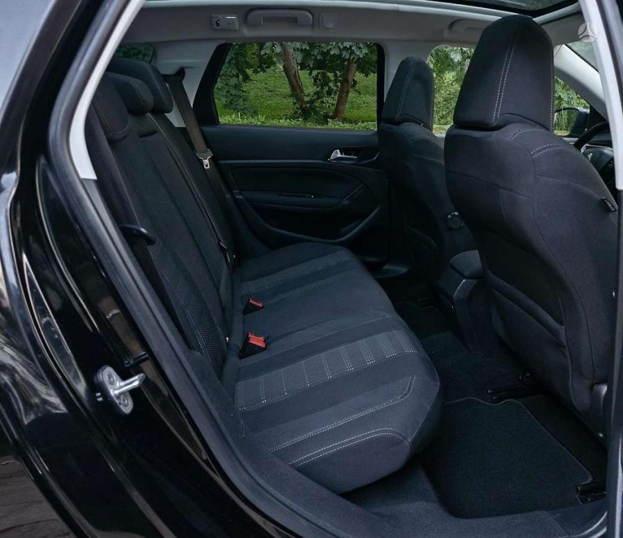 Melns Peugeot 308 2016 Alīta, ar dzinēja tilpumu 2.00 L un nobraukumu 253 tūkst. km par 5490 €, foto 38 vietnē AUTOMOTO.COM.LV