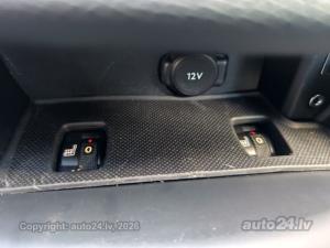 Black Peugeot 308 2017 in Paide, with an engine capacity of 1.60 L and mileage of 262 thousand km for 6990 €, photo 23 on AUTOMOTO.COM.LV