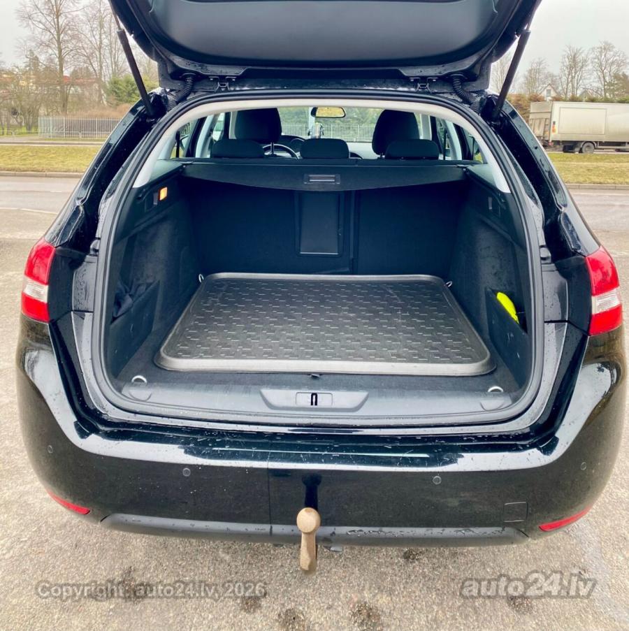 Black Peugeot 308 2017 in Tallinn, with an engine capacity of 1.60 L and mileage of 185 thousand km for 7990 €, photo 11 on AUTOMOTO.COM.LV