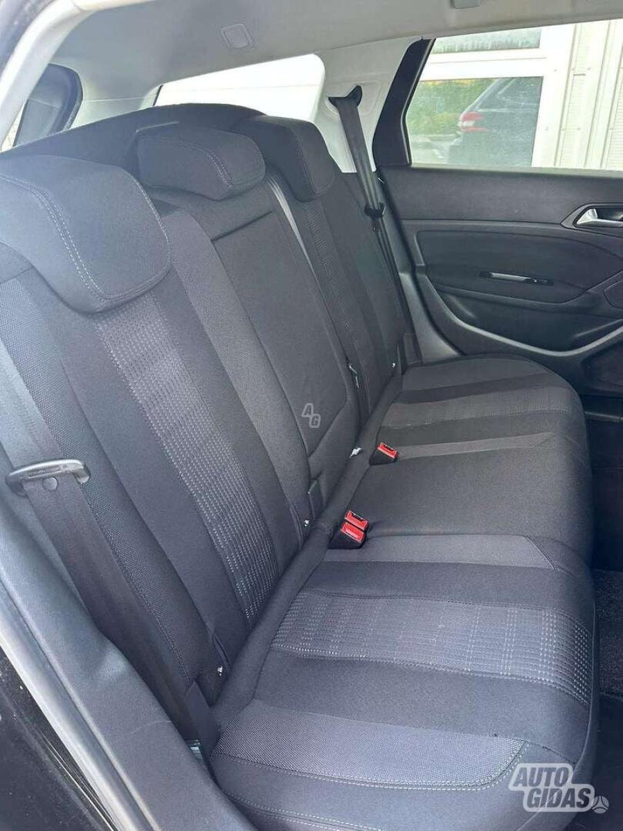 Melns Peugeot 308 2017 Viļņa, ar dzinēja tilpumu 1.60 L un nobraukumu 173 tūkst. km par 7250 €, foto 13 vietnē AUTOMOTO.COM.LV