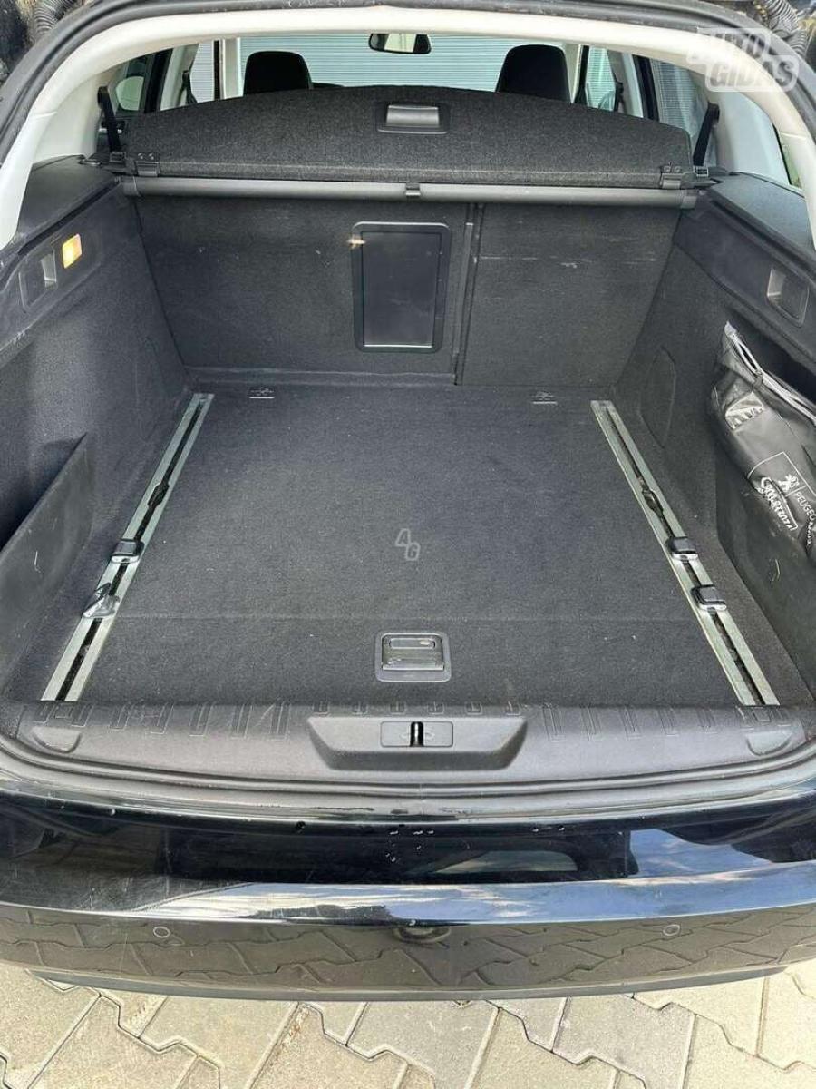 Melns Peugeot 308 2017 Viļņa, ar dzinēja tilpumu 1.60 L un nobraukumu 173 tūkst. km par 7250 €, foto 17 vietnē AUTOMOTO.COM.LV