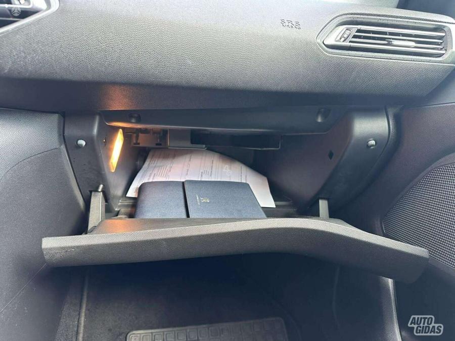 Melns Peugeot 308 2017 Viļņa, ar dzinēja tilpumu 1.60 L un nobraukumu 173 tūkst. km par 7250 €, foto 21 vietnē AUTOMOTO.COM.LV