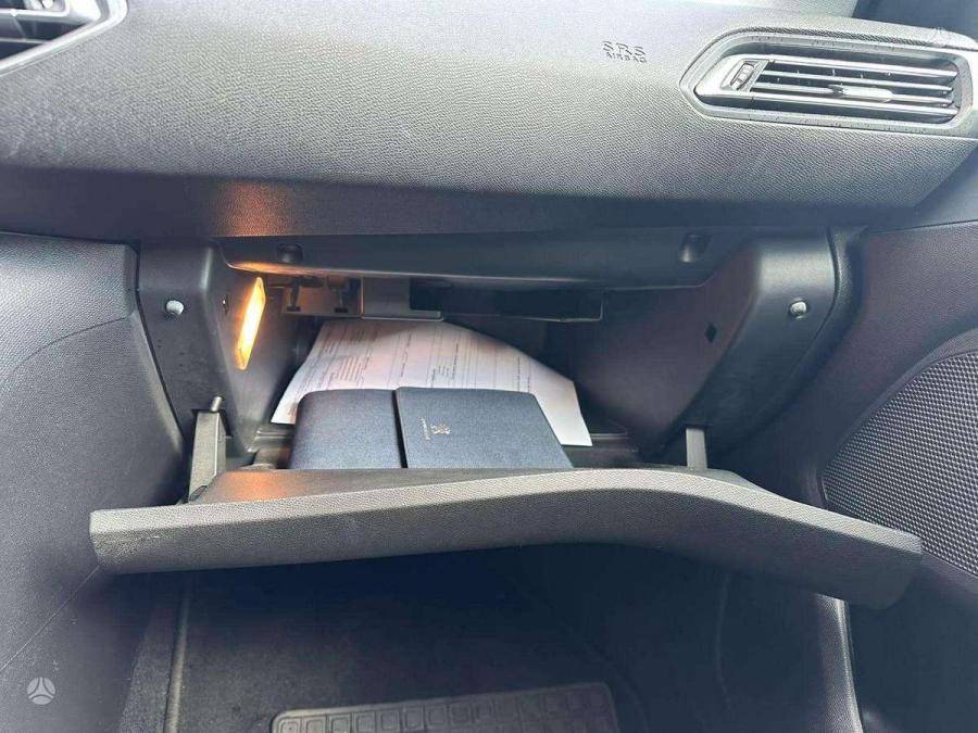 Melns Peugeot 308 2017 Viļņa, ar dzinēja tilpumu 1.56 L un nobraukumu 173 tūkst. km par 7250 €, foto 21 vietnē AUTOMOTO.COM.LV