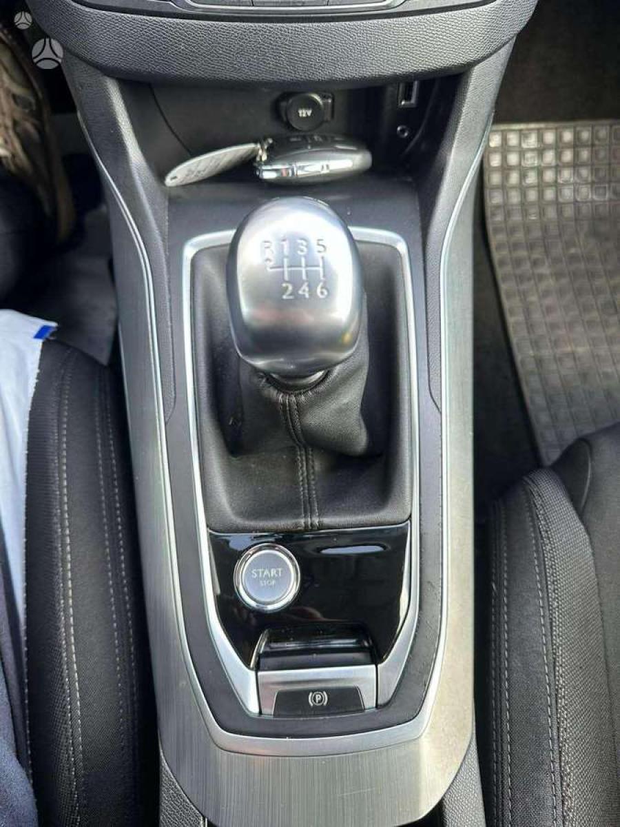 Melns Peugeot 308 2017 Viļņa, ar dzinēja tilpumu 1.56 L un nobraukumu 173 tūkst. km par 7250 €, foto 23 vietnē AUTOMOTO.COM.LV