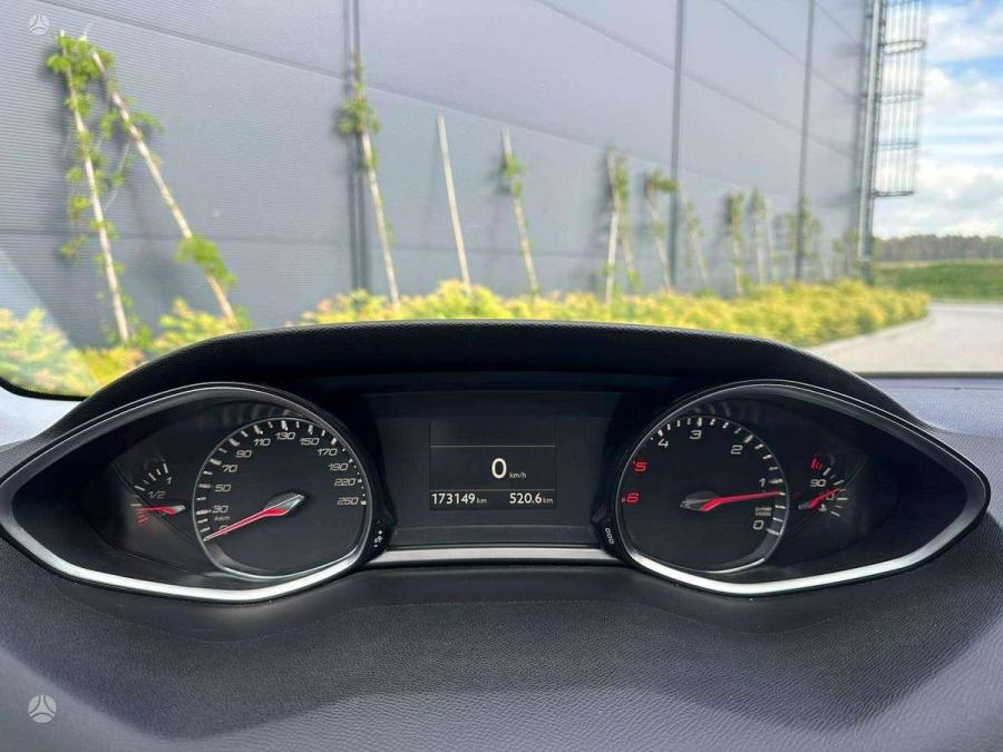 Melns Peugeot 308 2017 Viļņa, ar dzinēja tilpumu 1.56 L un nobraukumu 173 tūkst. km par 7250 €, foto 28 vietnē AUTOMOTO.COM.LV