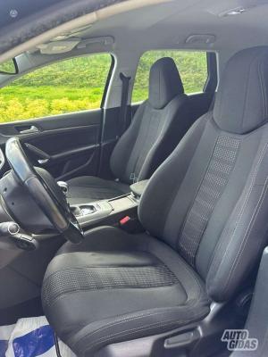Black Peugeot 308 2017 in Vilnius, with an engine capacity of 1.60 L and mileage of 173 thousand km for 6750 €, photo 12 on AUTOMOTO.COM.LV