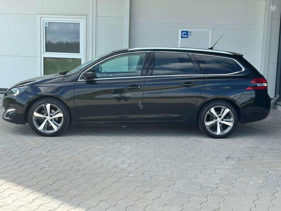 Black Peugeot 308 2017 in Vilnius, with an engine capacity of 1.60 L and mileage of 173 thousand km for 6750 €, photo 4 on AUTOMOTO.COM.LV
