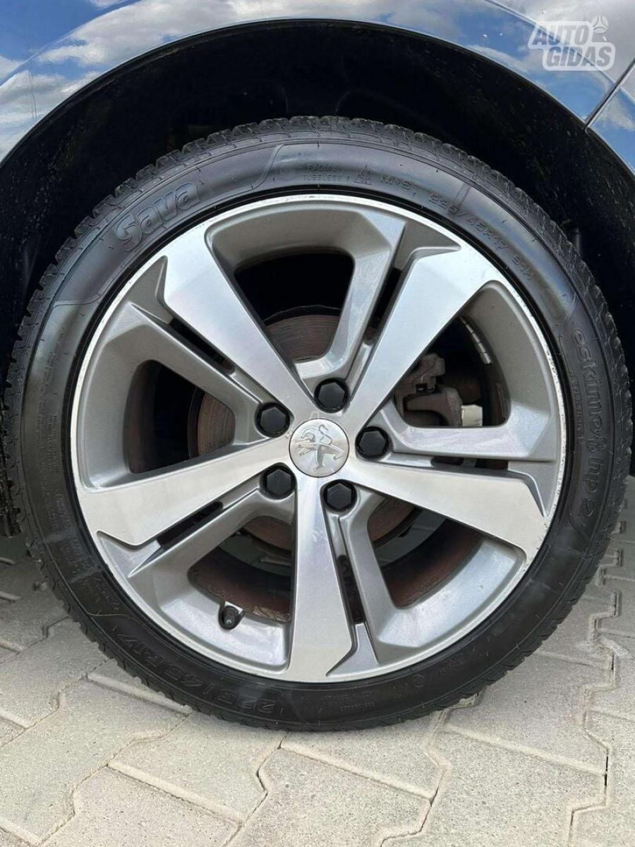 Black Peugeot 308 2017 in Vilnius, with an engine capacity of 1.60 L and mileage of 173 thousand km for 6750 €, photo 11 on AUTOMOTO.COM.LV