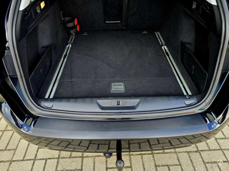 Melns Peugeot 308 2017 Marijampole, ar dzinēja tilpumu 1.56 L un nobraukumu 249 tūkst. km par 5850 €, foto 32 vietnē AUTOMOTO.COM.LV