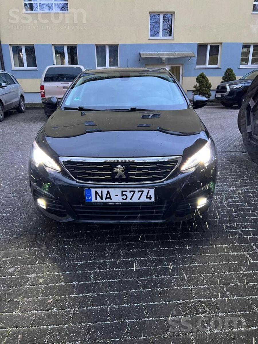 Black Peugeot 308 2018 in Riga, with an engine capacity of 1.60 L and mileage of 105 thousand km for 8950 €, photo 1 on AUTOMOTO.COM.LV