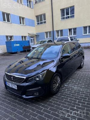 Black Peugeot 308 2018 in Riga, with an engine capacity of 1.60 L and mileage of 105 thousand km for 8950 €, photo 2 on AUTOMOTO.COM.LV