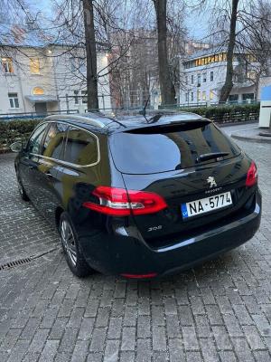 Black Peugeot 308 2018 in Riga, with an engine capacity of 1.60 L and mileage of 105 thousand km for 8950 €, photo 5 on AUTOMOTO.COM.LV