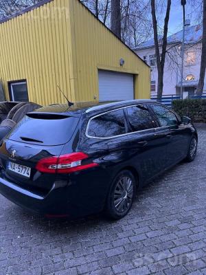 Black Peugeot 308 2018 in Riga, with an engine capacity of 1.60 L and mileage of 105 thousand km for 8950 €, photo 6 on AUTOMOTO.COM.LV
