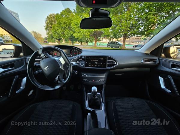 Melns Peugeot 308 2018 Tartu, ar dzinēja tilpumu 1.60 L un nobraukumu 223 tūkst. km par 7200 €, foto 5 vietnē AUTOMOTO.COM.LV