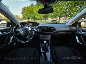 Black Peugeot 308 2018 in Tartu, with an engine capacity of 1.60 L and mileage of 223 thousand km for 7200 €, photo 6 on AUTOMOTO.COM.LV
