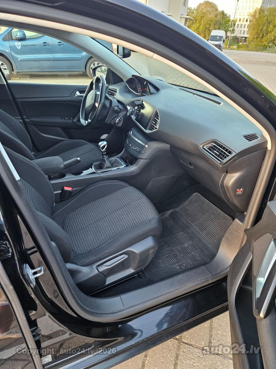 Black Peugeot 308 2018 in Tartu, with an engine capacity of 1.60 L and mileage of 223 thousand km for 7200 €, photo 7 on AUTOMOTO.COM.LV