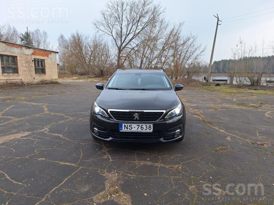 Черный Пежо 308 2018 в Даугавпилс, объемом двигателя 1.50 л и пробегом 182 тыс. км за 7900 €, фото 3 на AUTOMOTO.COM.LV