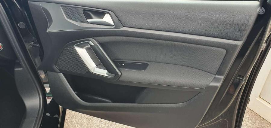 Melns Peugeot 308 2018 Kauņa, ar dzinēja tilpumu 1.56 L un nobraukumu 280 tūkst. km par 6350 €, foto 25 vietnē AUTOMOTO.COM.LV