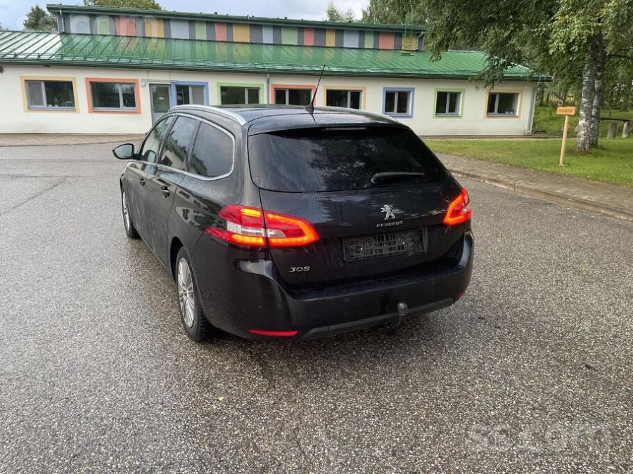 Black Peugeot 308 2018 in Cesis, with an engine capacity of 1.20 L and mileage of 189 thousand km for 7200 €, photo 7 on AUTOMOTO.COM.LV