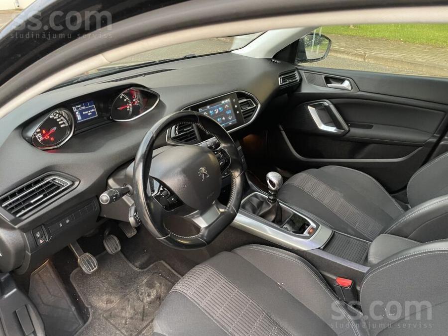 Black Peugeot 308 2018 in Cesis, with an engine capacity of 1.20 L and mileage of 189 thousand km for 7200 €, photo 17 on AUTOMOTO.COM.LV