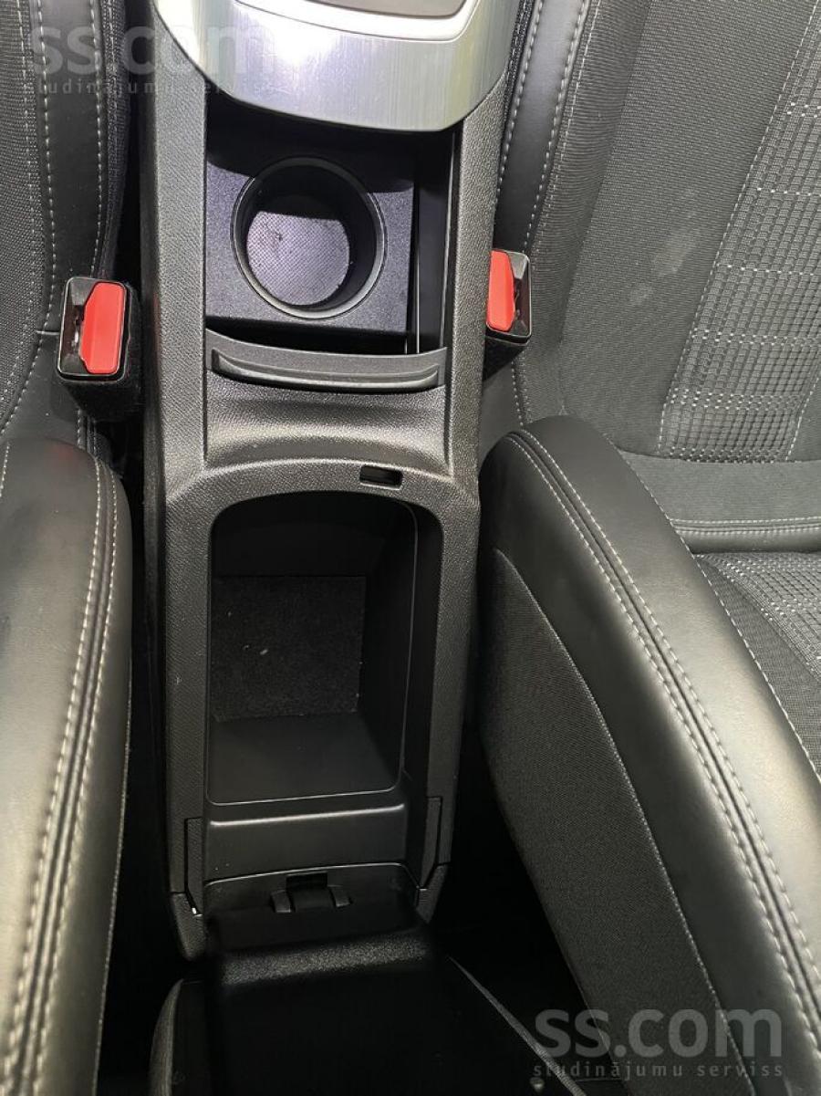 Black Peugeot 308 2018 in Cesis, with an engine capacity of 1.20 L and mileage of 189 thousand km for 7200 €, photo 21 on AUTOMOTO.COM.LV