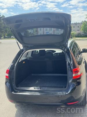 Black Peugeot 308 2018 in Kuldiga, with an engine capacity of 1.50 L and mileage of 181 thousand km for 7050 €, photo 4 on AUTOMOTO.COM.LV