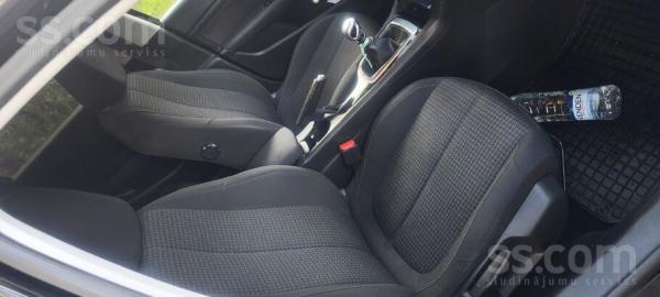 Black Peugeot 308 2018 in Rezekne, with an engine capacity of 1.50 L and mileage of 216 thousand km for 6080 €, photo 9 on AUTOMOTO.COM.LV