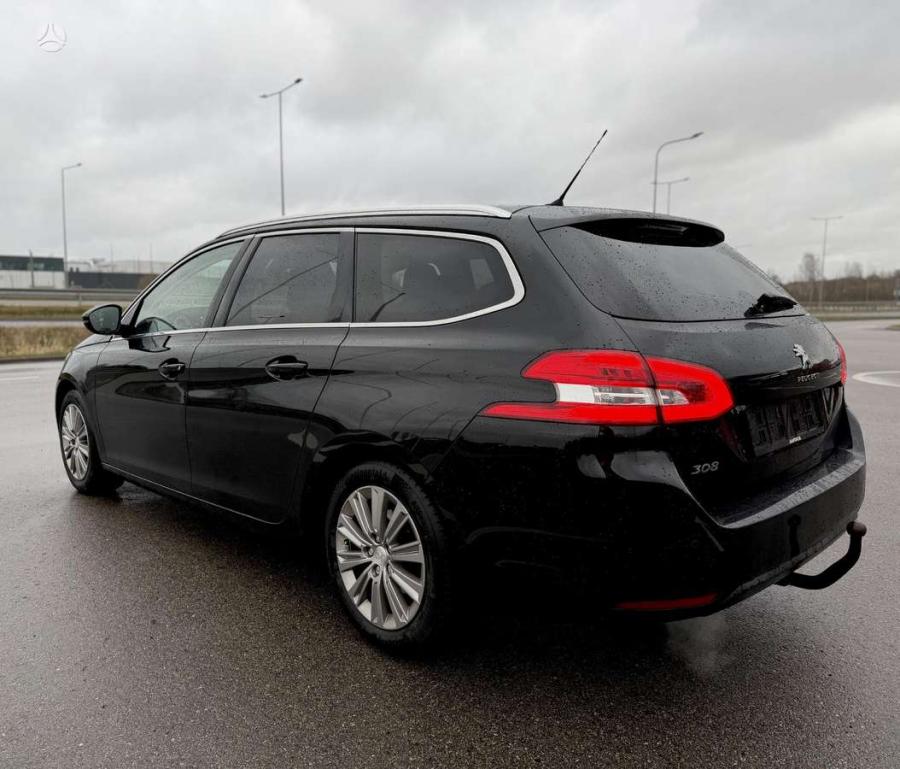 Melns Peugeot 308 2019 Elektrėnai, ar dzinēja tilpumu 1.20 L un nobraukumu 181 tūkst. km par 6750 €, foto 5 vietnē AUTOMOTO.COM.LV