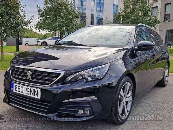 Peugeot 308 2019 in Tallinn on AUTOMOTO.COM.LV Black Peugeot 308 2019 in Tallinn, with an engine capacity of 1.20 L and mileage of 126 thousand km for 10990 €, photo 7 on AUTOMOTO.COM.LV