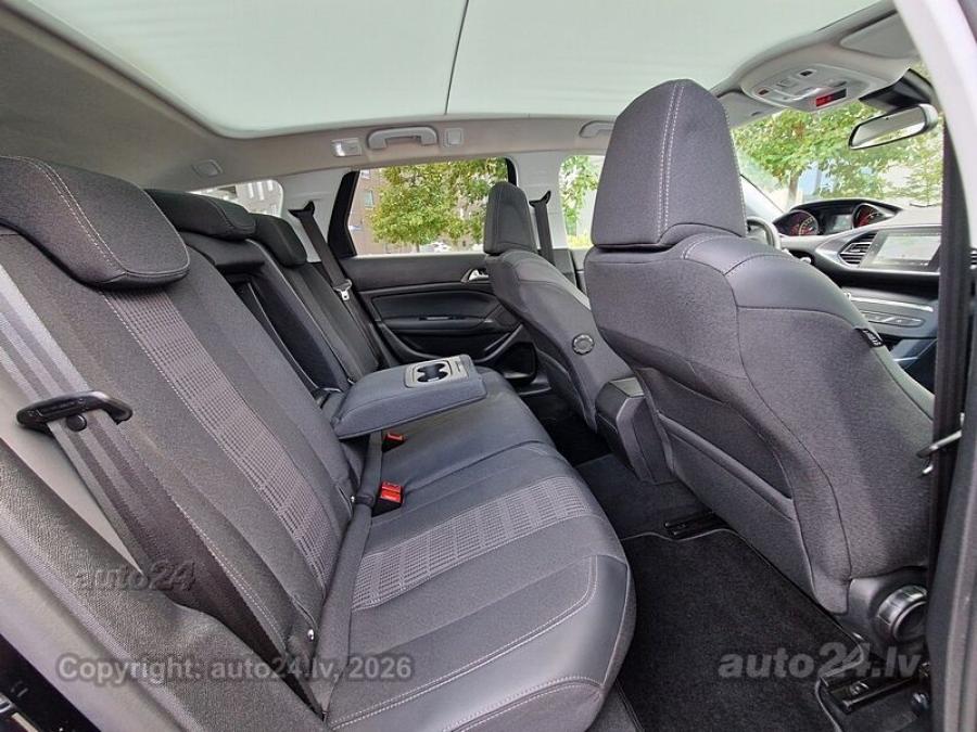 Black Peugeot 308 2019 in Tallinn, with an engine capacity of 1.20 L and mileage of 126 thousand km for 10990 €, photo 16 on AUTOMOTO.COM.LV