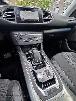 Black Peugeot 308 2019 in Tallinn, with an engine capacity of 1.20 L and mileage of 126 thousand km for 10990 €, photo 18 on AUTOMOTO.COM.LV