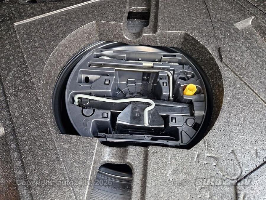 Black Peugeot 308 2019 in Tallinn, with an engine capacity of 1.20 L and mileage of 126 thousand km for 10990 €, photo 22 on AUTOMOTO.COM.LV