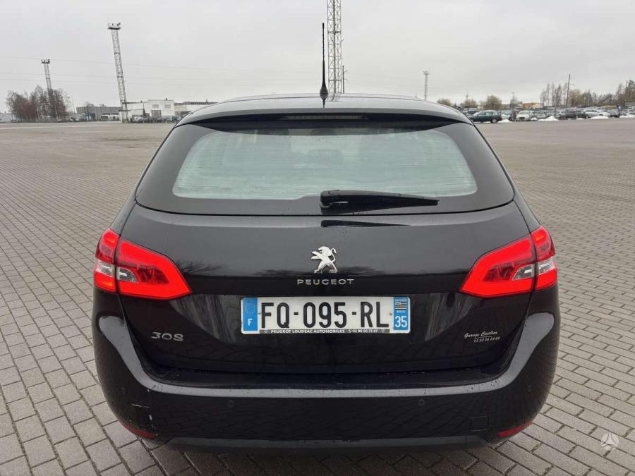 Black Peugeot 308 2020 in Marijampole, with an engine capacity of 1.50 L and mileage of 202 thousand km for 5700 €, photo 5 on AUTOMOTO.COM.LV