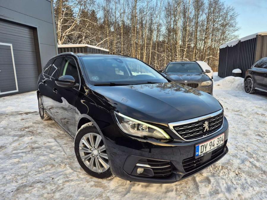 Black Peugeot 308 2020 in Utena, with an engine capacity of 1.50 L and mileage of 233 thousand km for 5990 €, photo 2 on AUTOMOTO.COM.LV