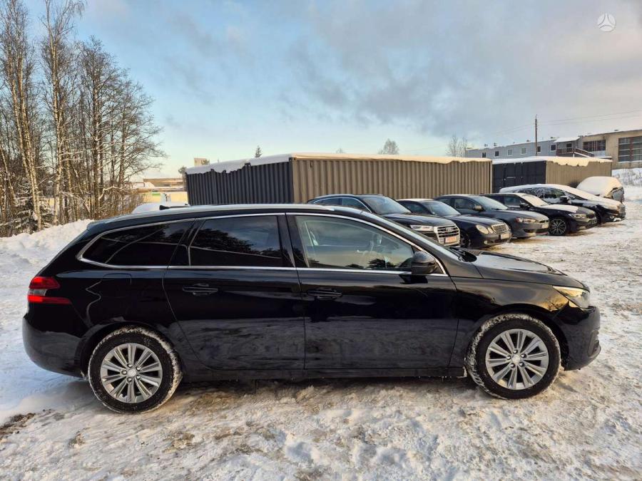 Black Peugeot 308 2020 in Utena, with an engine capacity of 1.50 L and mileage of 233 thousand km for 5990 €, photo 6 on AUTOMOTO.COM.LV