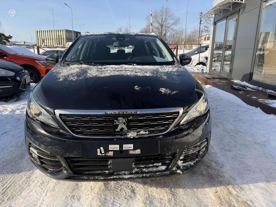 Black Peugeot 308 2020 in Klaipeda, with an engine capacity of 1.50 L and mileage of 102 thousand km for 7300 €, photo 2 on AUTOMOTO.COM.LV