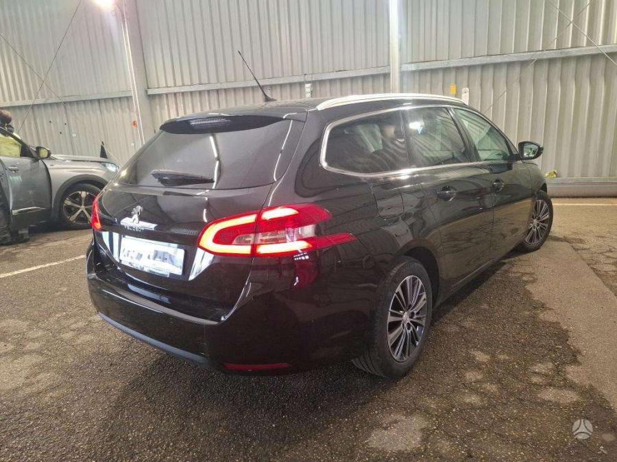 Melns Peugeot 308 2020 Viļņa, ar dzinēja tilpumu 1.50 L un nobraukumu 169 tūkst. km par 7900 €, foto 2 vietnē AUTOMOTO.COM.LV