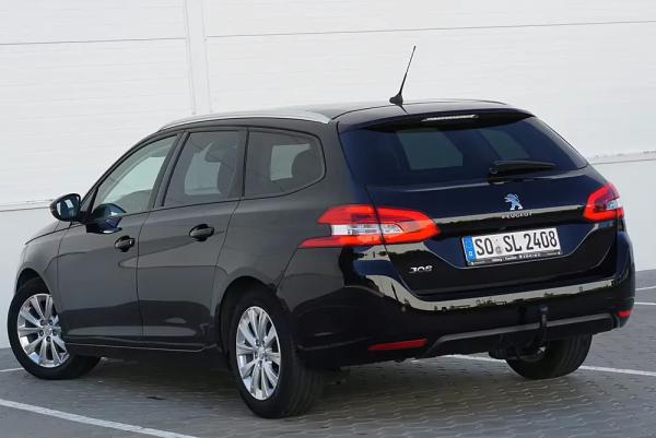 Black Peugeot 308 2020 in Riga, with an engine capacity of 1.50 L and mileage of 142 thousand km for 7650 €, photo 8 on AUTOMOTO.COM.LV