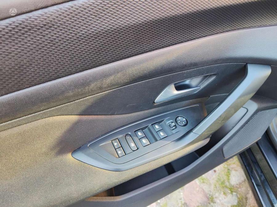 Melns Peugeot 308 2022 Marijampole, ar dzinēja tilpumu 1.20 L un nobraukumu 97 tūkst. km par 12457 €, foto 24 vietnē AUTOMOTO.COM.LV