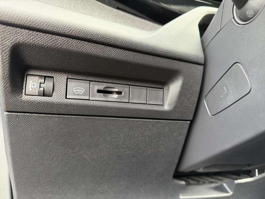 Black Peugeot 308 2022 in Taurage, with an engine capacity of 1.50 L and mileage of 122 thousand km for 13200 €, photo 17 on AUTOMOTO.COM.LV