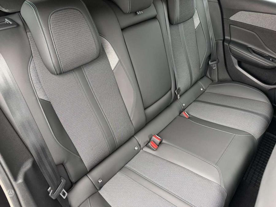 Melns Peugeot 308 2022 Marijampole, ar dzinēja tilpumu 1.20 L un nobraukumu 139 tūkst. km par 12947 €, foto 29 vietnē AUTOMOTO.COM.LV