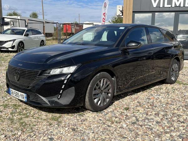 Peugeot 308 2022 in Vilnius on AUTOMOTO.COM.LV Black Peugeot 308 2022 in Vilnius, with an engine capacity of 1.20 L and mileage of 183 thousand km for 9317 €, photo 4 on AUTOMOTO.COM.LV