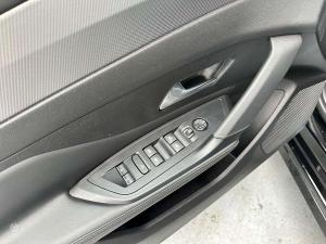 Melns Peugeot 308 2023 Viļņa, ar dzinēja tilpumu 1.20 L un nobraukumu 174 tūkst. km par 16214 €, foto 7 vietnē AUTOMOTO.COM.LV