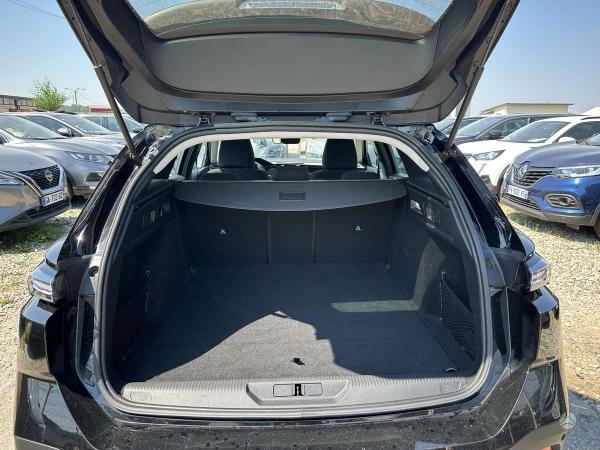 Black Peugeot 308 2023 in Vilnius, with an engine capacity of 1.20 L and mileage of 166 thousand km for 10647 €, photo 7 on AUTOMOTO.COM.LV