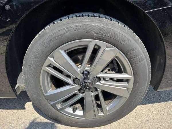 Black Peugeot 308 2023 in Vilnius, with an engine capacity of 1.20 L and mileage of 166 thousand km for 10647 €, photo 8 on AUTOMOTO.COM.LV
