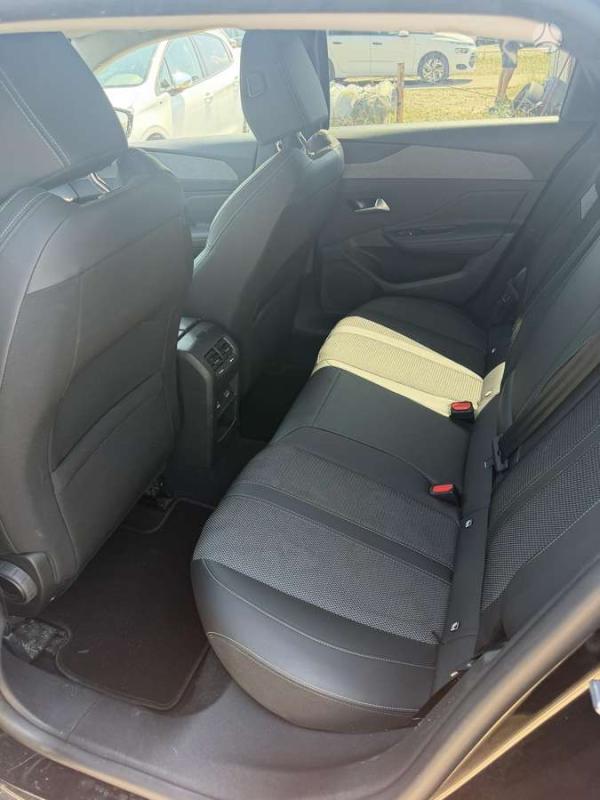 Black Peugeot 308 2023 in Vilnius, with an engine capacity of 1.50 L and mileage of 150 thousand km for 10770 €, photo 9 on AUTOMOTO.COM.LV