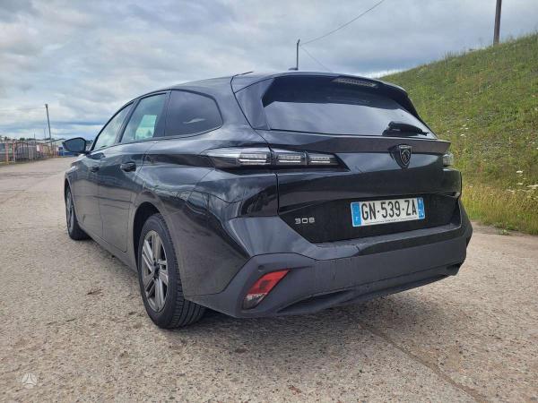 Black Peugeot 308 2023 in Vilnius, with an engine capacity of 1.20 L and mileage of 123 thousand km for 10648 €, photo 5 on AUTOMOTO.COM.LV