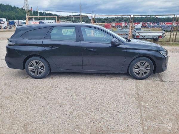 Black Peugeot 308 2023 in Vilnius, with an engine capacity of 1.20 L and mileage of 123 thousand km for 10648 €, photo 9 on AUTOMOTO.COM.LV