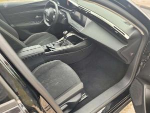 Melns Peugeot 308 2023 Viļņa, ar dzinēja tilpumu 1.20 L un nobraukumu 123 tūkst. km par 10648 €, foto 17 vietnē AUTOMOTO.COM.LV